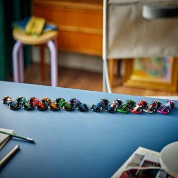 LEGO F1 Collectible Race Cars Retail Box of 36x Minifigure Blind Boxes ...